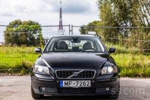 Черный Вольво С40 2005 в Рига, объемом двигателя 2.40 л и пробегом 293 тыс. км за 2790 €, фото 4 на AUTOMOTO.COM.LV
