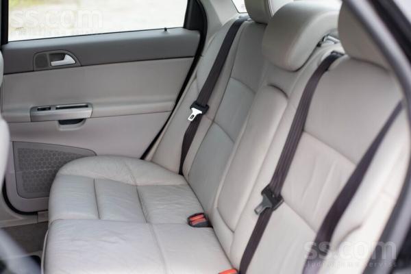 Volvo S40 2005 Rīga vietnē Melns Volvo S40 2005 Rīga, ar dzinēja tilpumu 2.40 L un nobraukumu 293 tūkst. km par 2790 €, foto 11 vietnē AUTOMOTO.COM.LV