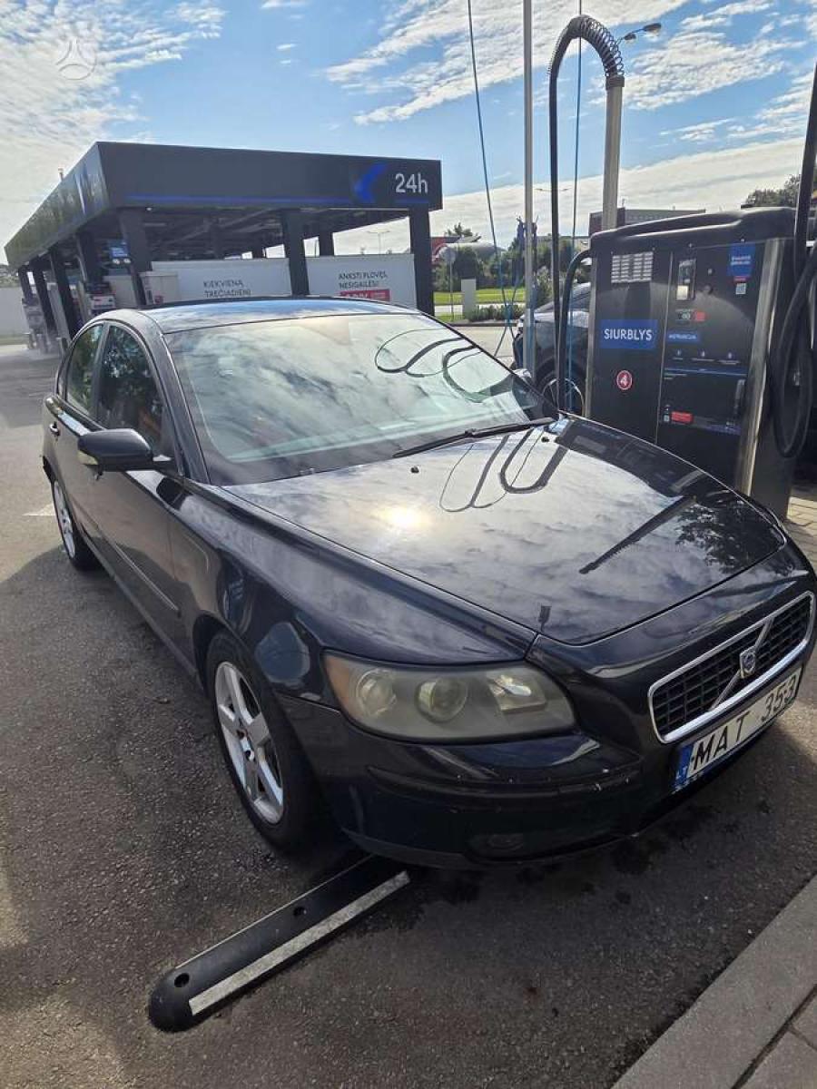 Melns Volvo S40 2005 Klaipėda, ar dzinēja tilpumu 2.00 L un nobraukumu 354 tūkst. km par 1200 €, foto 4 vietnē AUTOMOTO.COM.LV