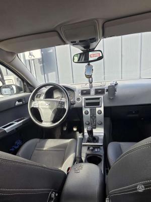 Melns Volvo S40 2005 Klaipėda, ar dzinēja tilpumu 2.00 L un nobraukumu 354 tūkst. km par 1200 €, foto 11 vietnē AUTOMOTO.COM.LV