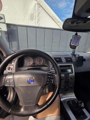 Melns Volvo S40 2005 Klaipėda, ar dzinēja tilpumu 2.00 L un nobraukumu 354 tūkst. km par 1200 €, foto 13 vietnē AUTOMOTO.COM.LV
