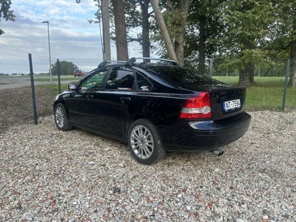 Volvo S40 2005 CÄsis vietnÄ Melns Volvo S40 2005 CÄsis, ar dzinÄja tilpumu 2.00 L un nobraukumu 0 tÅ«kst. km par 3700 ā¬, foto 7 vietnÄ AUTOMOTO.COM.LV