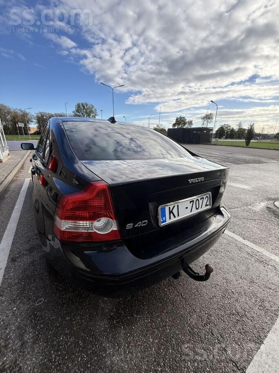 Black Volvo S40 2005 in Ventspils, with an engine capacity of 2.00 L and mileage of 286 thousand km for 2500 €, photo 3 on AUTOMOTO.COM.LV