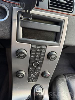 Black Volvo S40 2005 in Ventspils, with an engine capacity of 2.00 L and mileage of 286 thousand km for 2500 €, photo 7 on AUTOMOTO.COM.LV