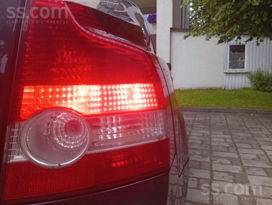 Black Volvo S40 2006 in Jelgava, with an engine capacity of 2.00 L and mileage of 329 thousand km for 1300 €, photo 11 on AUTOMOTO.COM.LV