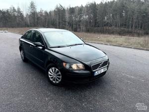 Melns Volvo S40 2006 Kauņa, ar dzinēja tilpumu 1.60 L un nobraukumu 265 tūkst. km par 2290 €, foto  vietnē AUTOMOTO.COM.LV