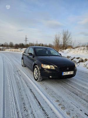 Black Volvo S40 2006 in Trakai, with an engine capacity of 1.56 L and mileage of 297 thousand km for 1250 €, photo  on AUTOMOTO.COM.LV