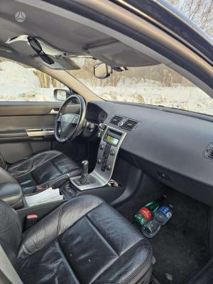 Melns Volvo S40 2006 Trakai, ar dzinēja tilpumu 1.56 L un nobraukumu 297 tūkst. km par 1250 €, foto 9 vietnē AUTOMOTO.COM.LV
