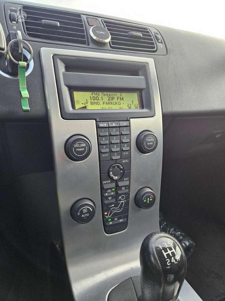 Melns Volvo S40 2006 Trakai, ar dzinēja tilpumu 1.56 L un nobraukumu 297 tūkst. km par 1250 €, foto 11 vietnē AUTOMOTO.COM.LV