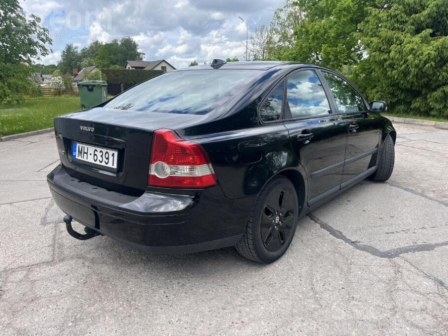 Melns Volvo S40 2006 Jelgava, ar dzinēja tilpumu 1.60 L un nobraukumu 302 tūkst. km par 1680 €, foto 4 vietnē AUTOMOTO.COM.LV