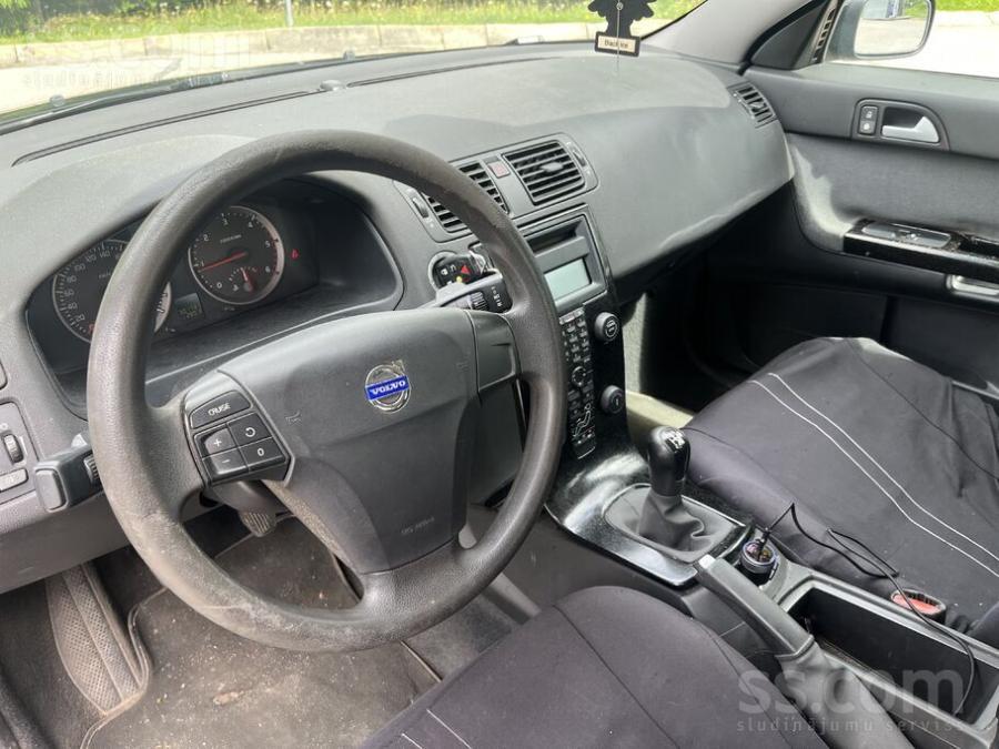 Melns Volvo S40 2006 Jelgava, ar dzinēja tilpumu 1.60 L un nobraukumu 302 tūkst. km par 1680 €, foto 7 vietnē AUTOMOTO.COM.LV