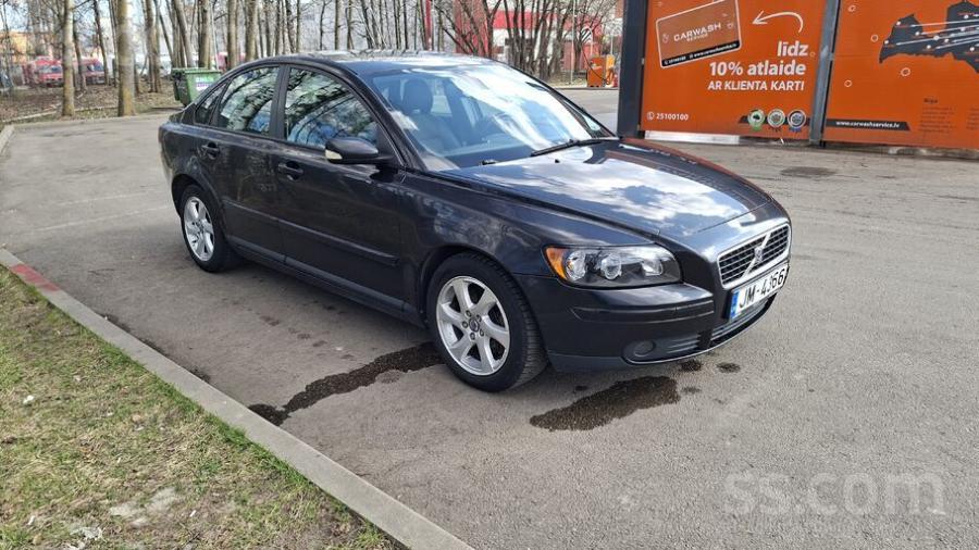 Black Volvo S40 2006 in Riga, with an engine capacity of 2.00 L and mileage of 312 thousand km for 2000 €, photo 1 on AUTOMOTO.COM.LV