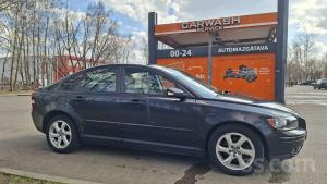 Black Volvo S40 2006 in Riga, with an engine capacity of 2.00 L and mileage of 312 thousand km for 2000 €, photo 6 on AUTOMOTO.COM.LV
