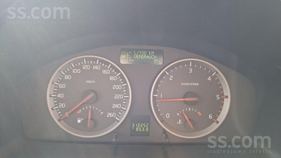 Black Volvo S40 2006 in Riga, with an engine capacity of 2.00 L and mileage of 312 thousand km for 2000 €, photo 9 on AUTOMOTO.COM.LV