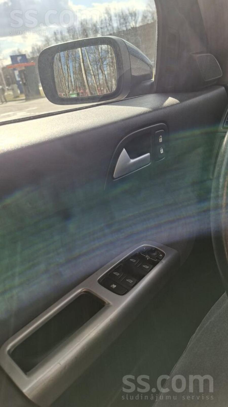 Black Volvo S40 2006 in Riga, with an engine capacity of 2.00 L and mileage of 312 thousand km for 2000 €, photo 10 on AUTOMOTO.COM.LV