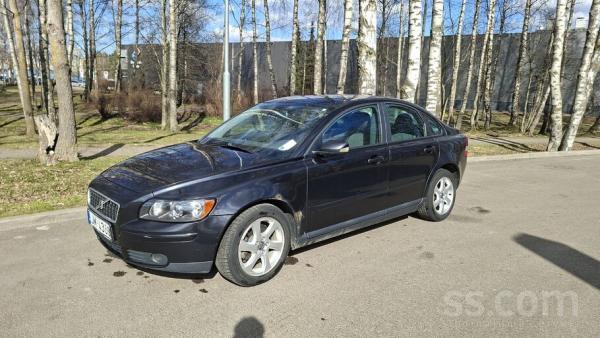 Черный Вольво С40 2006 в Рига, объемом двигателя 2.00 л и пробегом 312 тыс. км за 1900 €, фото 2 на AUTOMOTO.COM.LV