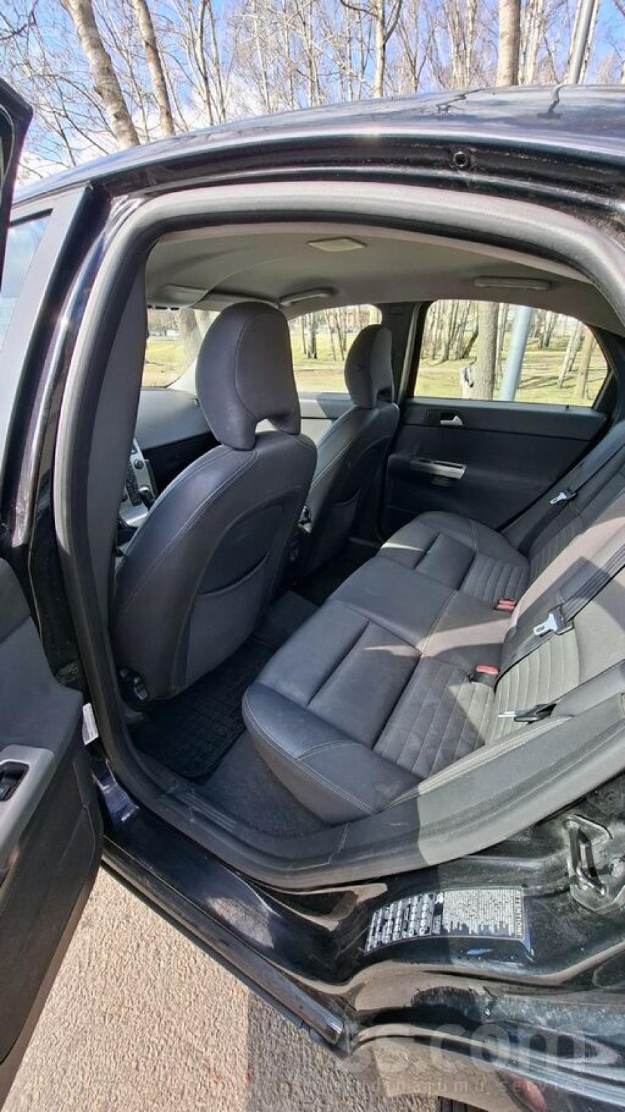 Melns Volvo S40 2006 Rīga, ar dzinēja tilpumu 2.00 L un nobraukumu 312 tūkst. km par 1900 €, foto 13 vietnē AUTOMOTO.COM.LV