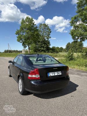 Black Volvo S40 2006 in Kalvarija, with an engine capacity of 1.80 L and mileage of 310 thousand km for 1500 €, photo 6 on AUTOMOTO.COM.LV
