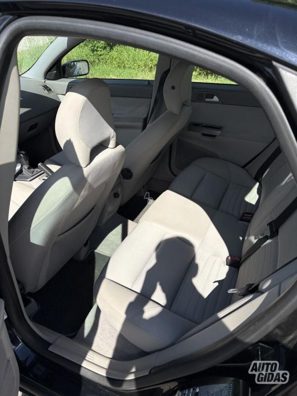 Black Volvo S40 2006 in Kalvarija, with an engine capacity of 1.80 L and mileage of 310 thousand km for 1500 €, photo 7 on AUTOMOTO.COM.LV