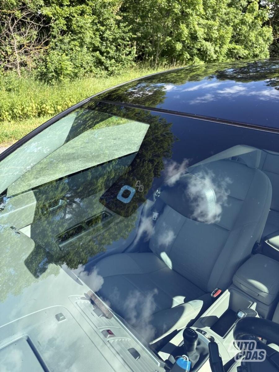 Black Volvo S40 2006 in Kalvarija, with an engine capacity of 1.80 L and mileage of 310 thousand km for 1500 €, photo 12 on AUTOMOTO.COM.LV