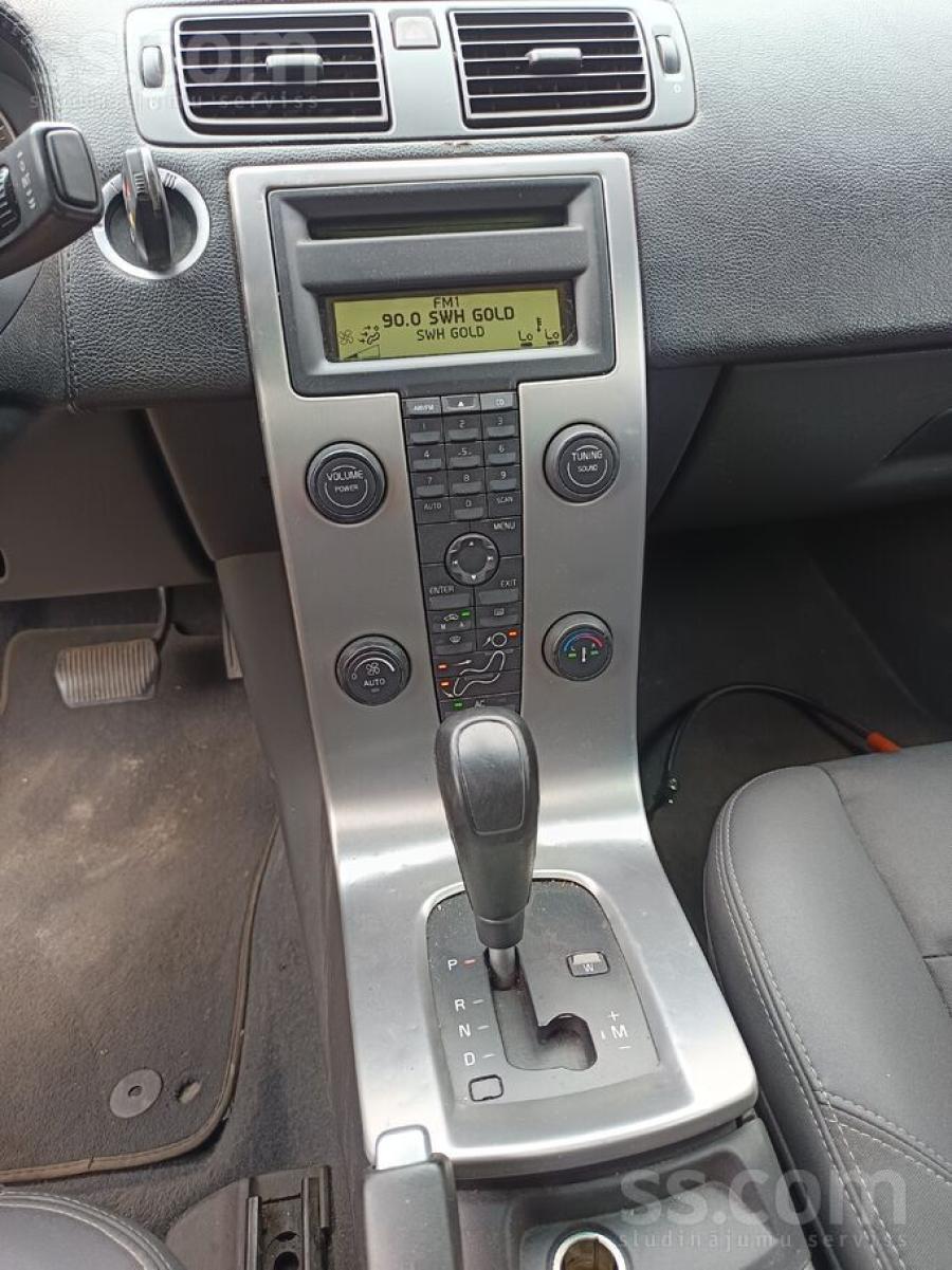 Melns Volvo S40 2006 Rīga, ar dzinēja tilpumu 2.40 L un nobraukumu 249 tūkst. km par 1300 €, foto 7 vietnē AUTOMOTO.COM.LV
