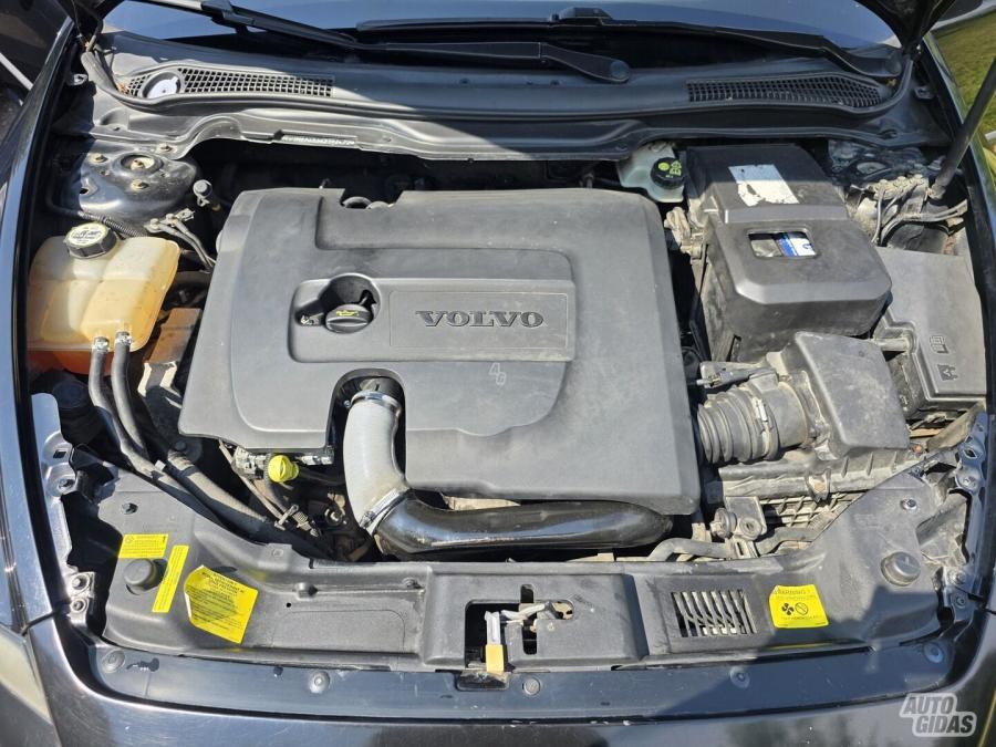 Melns Volvo S40 2006 Kauņa, ar dzinēja tilpumu 1.60 L un nobraukumu 243 tūkst. km par 2300 €, foto 3 vietnē AUTOMOTO.COM.LV