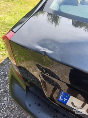 Melns Volvo S40 2006 Kauņa, ar dzinēja tilpumu 1.60 L un nobraukumu 243 tūkst. km par 2300 €, foto 5 vietnē AUTOMOTO.COM.LV