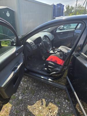Melns Volvo S40 2006 Kauņa, ar dzinēja tilpumu 1.60 L un nobraukumu 243 tūkst. km par 2300 €, foto 6 vietnē AUTOMOTO.COM.LV