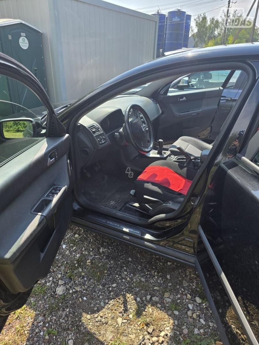 Melns Volvo S40 2006 Kauņa, ar dzinēja tilpumu 1.60 L un nobraukumu 243 tūkst. km par 2300 €, foto 6 vietnē AUTOMOTO.COM.LV
