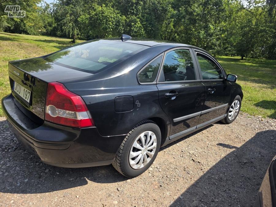 Melns Volvo S40 2006 Kauņa, ar dzinēja tilpumu 1.60 L un nobraukumu 243 tūkst. km par 2300 €, foto 13 vietnē AUTOMOTO.COM.LV