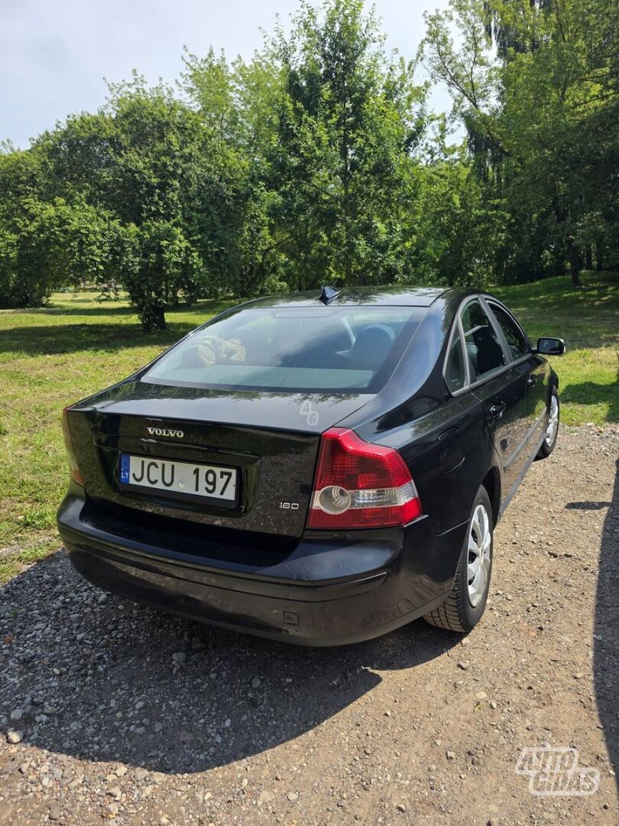 Melns Volvo S40 2006 Kauņa, ar dzinēja tilpumu 1.60 L un nobraukumu 243 tūkst. km par 2300 €, foto 14 vietnē AUTOMOTO.COM.LV