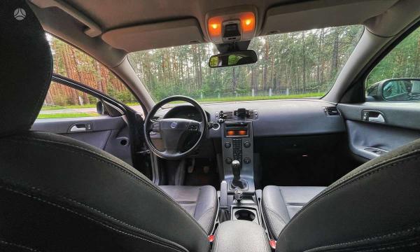 Melns Volvo S40 2006 Kauņa, ar dzinēja tilpumu 1.56 L un nobraukumu 332 tūkst. km par 1700 €, foto 10 vietnē AUTOMOTO.COM.LV