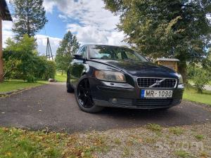 Black Volvo S40 2006 in Ogre, with an engine capacity of 2.40 L and mileage of 250 thousand km for 750 €, photo 9 on AUTOMOTO.COM.LV