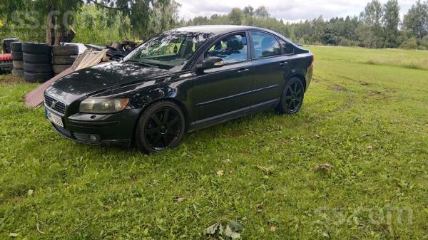 Black Volvo S40 2006 in Ogre, with an engine capacity of 2.40 L and mileage of 250 thousand km for 750 €, photo 10 on AUTOMOTO.COM.LV