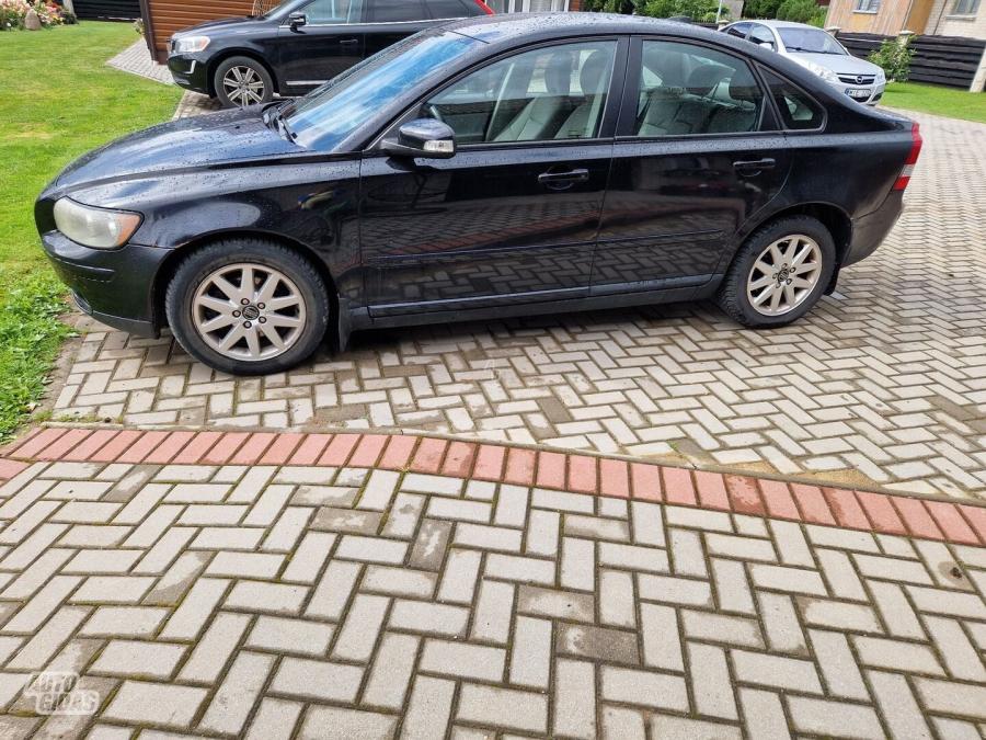 Melns Volvo S40 2006 Plungė, ar dzinēja tilpumu 1.60 L un nobraukumu 228 tūkst. km par 1000 €, foto 3 vietnē AUTOMOTO.COM.LV
