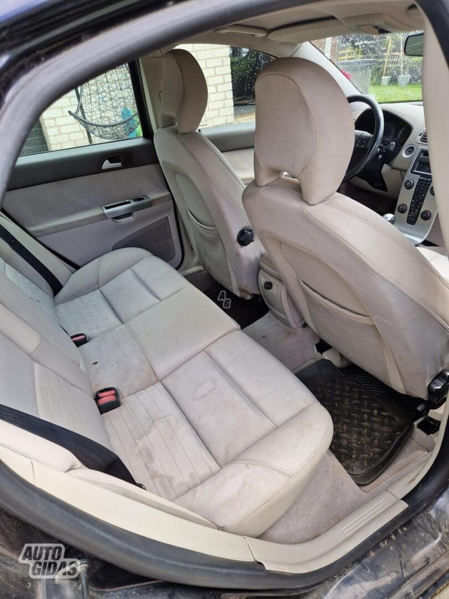 Melns Volvo S40 2006 Plungė, ar dzinēja tilpumu 1.60 L un nobraukumu 228 tūkst. km par 1000 €, foto 7 vietnē AUTOMOTO.COM.LV