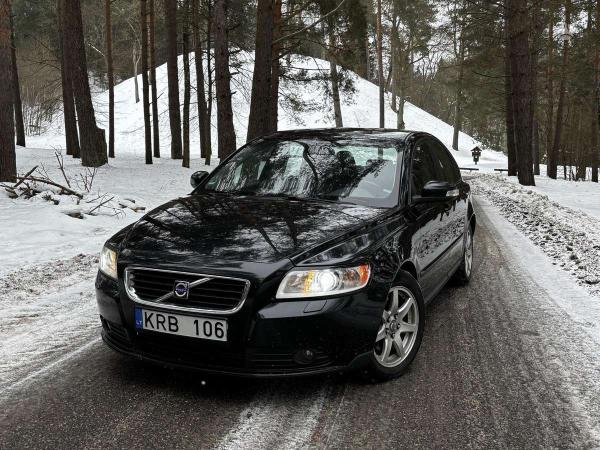 Melns Volvo S40 2007 Viļņa, ar dzinēja tilpumu 2.00 L un nobraukumu 394 tūkst. km par 2300 €, foto 1 vietnē AUTOMOTO.COM.LV