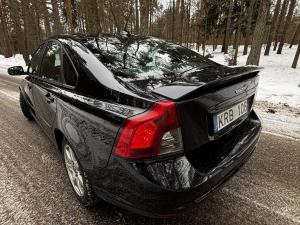 Black Volvo S40 2007 in Vilnius, with an engine capacity of 2.00 L and mileage of 394 thousand km for 2300 €, photo 5 on AUTOMOTO.COM.LV