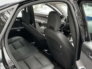 Black Volvo S40 2007 in Vilnius, with an engine capacity of 2.00 L and mileage of 394 thousand km for 2300 €, photo 10 on AUTOMOTO.COM.LV