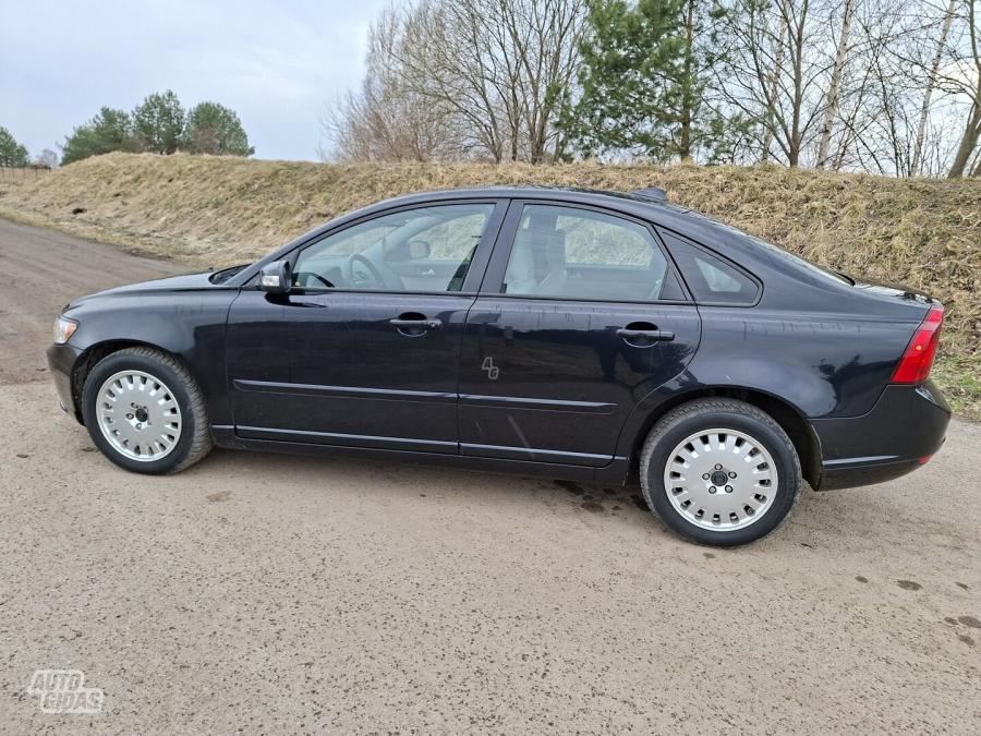 Melns Volvo S40 2007 Klaipėda, ar dzinēja tilpumu 2.00 L un nobraukumu 293 tūkst. km par 2300 €, foto 6 vietnē AUTOMOTO.COM.LV