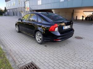 Black Volvo S40 2007 in Jekabpils, with an engine capacity of 1.60 L and mileage of 315 thousand km for 2600 €, photo 6 on AUTOMOTO.COM.LV