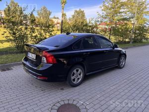 Black Volvo S40 2007 in Jekabpils, with an engine capacity of 1.60 L and mileage of 315 thousand km for 2600 €, photo 7 on AUTOMOTO.COM.LV