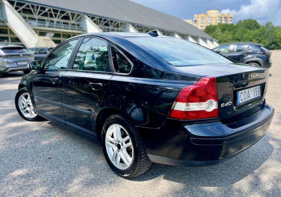 Melns Volvo S40 2007 Viļņa, ar dzinēja tilpumu 1.78 L un nobraukumu 220 tūkst. km par 1190 €, foto 7 vietnē AUTOMOTO.COM.LV