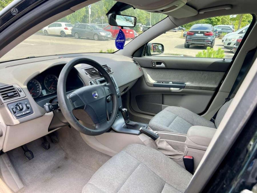 Melns Volvo S40 2007 Viļņa, ar dzinēja tilpumu 1.78 L un nobraukumu 220 tūkst. km par 1190 €, foto 15 vietnē AUTOMOTO.COM.LV