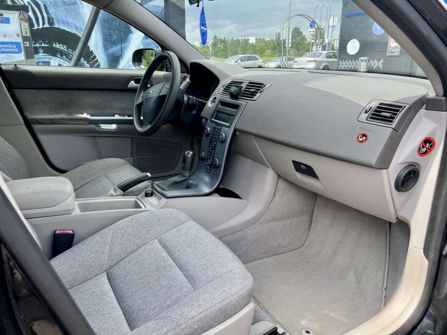 Melns Volvo S40 2007 Viļņa, ar dzinēja tilpumu 1.78 L un nobraukumu 220 tūkst. km par 1190 €, foto 16 vietnē AUTOMOTO.COM.LV