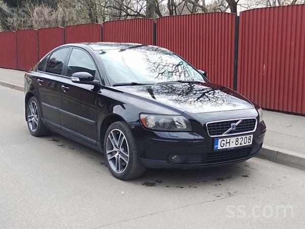 Вольво С40 2007 в Рига на AUTOMOTO.COM.LV Черный Вольво С40 2007 в Рига, объемом двигателя 2.40 л и пробегом 0 тыс. км за 2900 €, фото 1 на AUTOMOTO.COM.LV