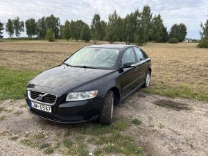 Вольво С40 2007 в Кулдига на AUTOMOTO.COM.LV Черный Вольво С40 2007 в Кулдига, объемом двигателя 1.60 л и пробегом 372 тыс. км за 1700 €, фото 1 на AUTOMOTO.COM.LV