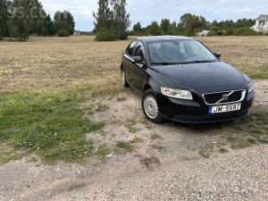 Melns Volvo S40 2007 Kuldīga, ar dzinēja tilpumu 1.60 L un nobraukumu 372 tūkst. km par 1700 €, foto 3 vietnē AUTOMOTO.COM.LV