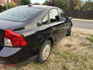 Melns Volvo S40 2007 Kuldīga, ar dzinēja tilpumu 1.60 L un nobraukumu 372 tūkst. km par 1700 €, foto 5 vietnē AUTOMOTO.COM.LV