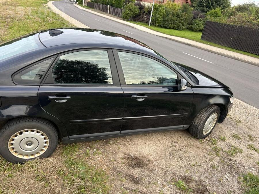 Melns Volvo S40 2007 Kuldīga, ar dzinēja tilpumu 1.60 L un nobraukumu 372 tūkst. km par 1700 €, foto 9 vietnē AUTOMOTO.COM.LV
